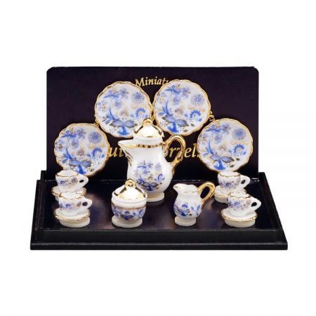 Porcelain miniatures from the Stuttgart area | dollhouse furniture